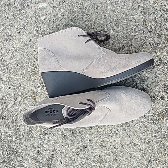 CROCS | Shoes | Nwob Crocs Leigh Dual Comfort Tan Suede Lace Up Wedge ...